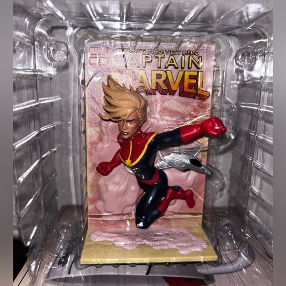 Loot Crate | Other | Captain Marvel 3d Comic Standee | Poshmark